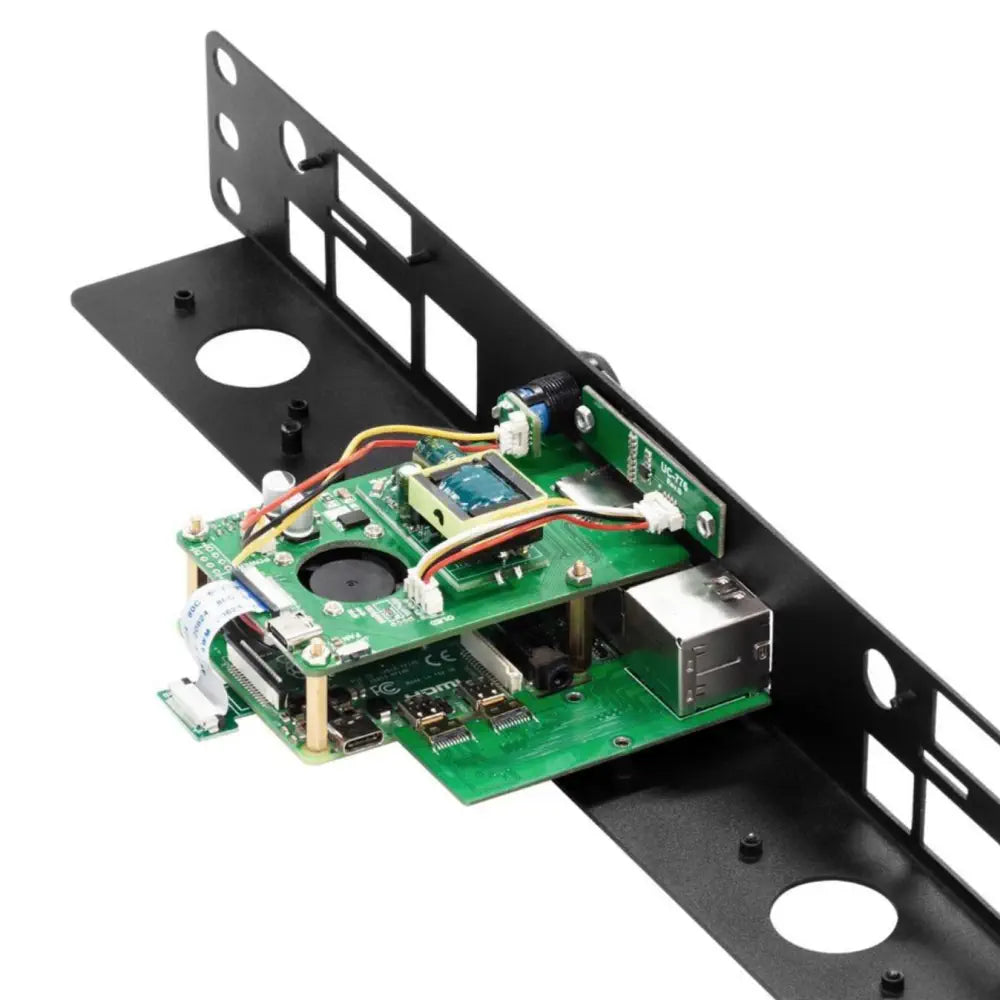 Uctronics Ultimate Rack w/ PoE HAT for RPi 4, 19 inch 1U Rackmount ...
